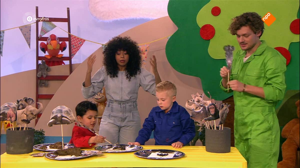 Dierentuin: Spel - Van welk dier is de poep? | NPO Start